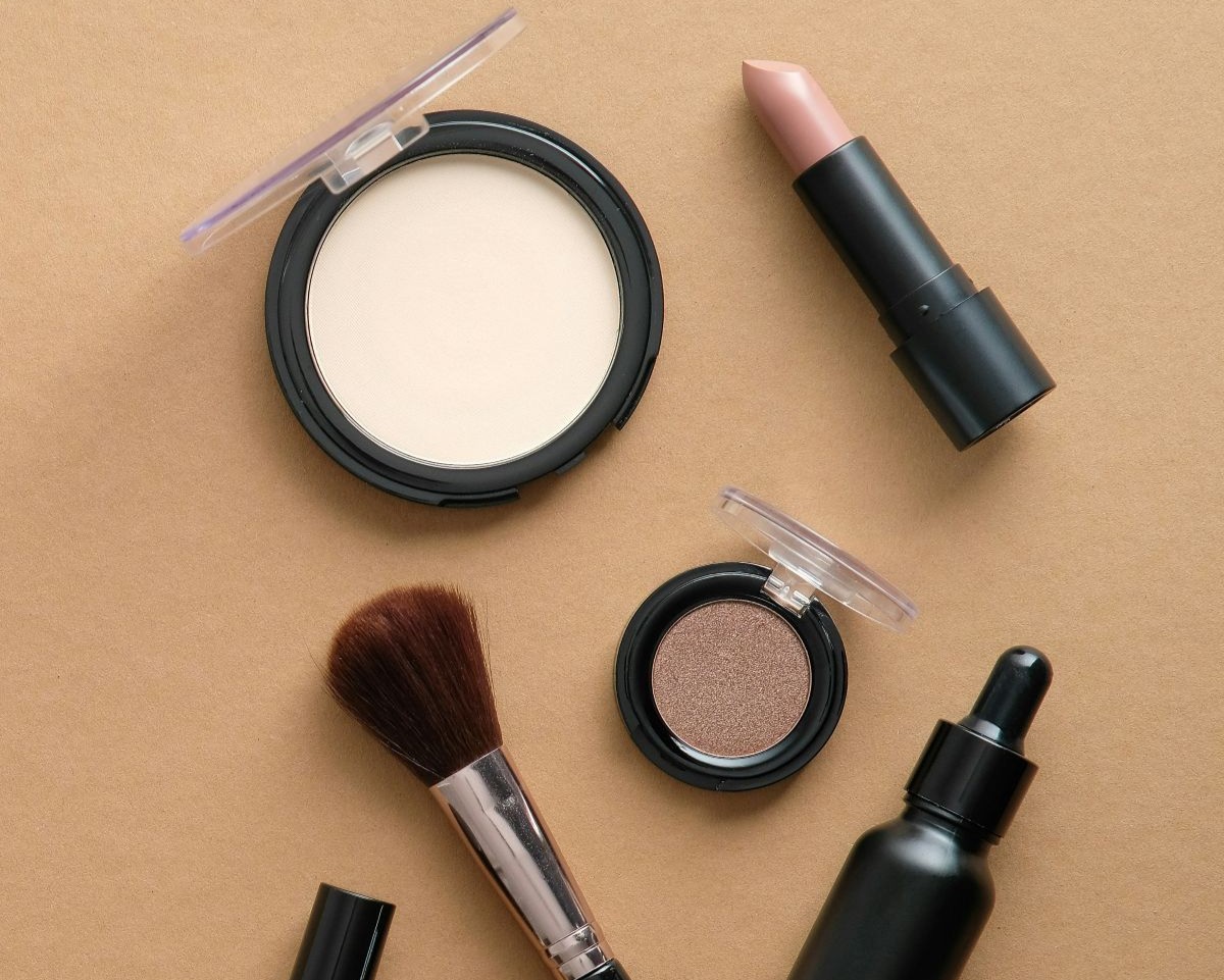 Is Titanium Dioxide Safe in Cosmetics? - Henné Organics
